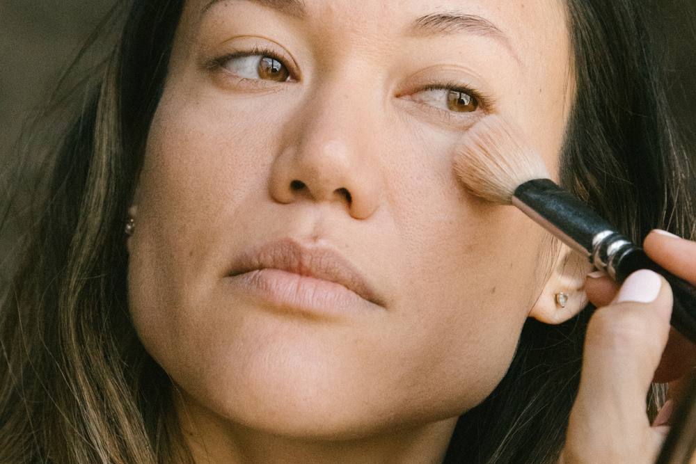 Suzi’s Secret to Long-Lasting Makeup: The Magic of Rice Powder